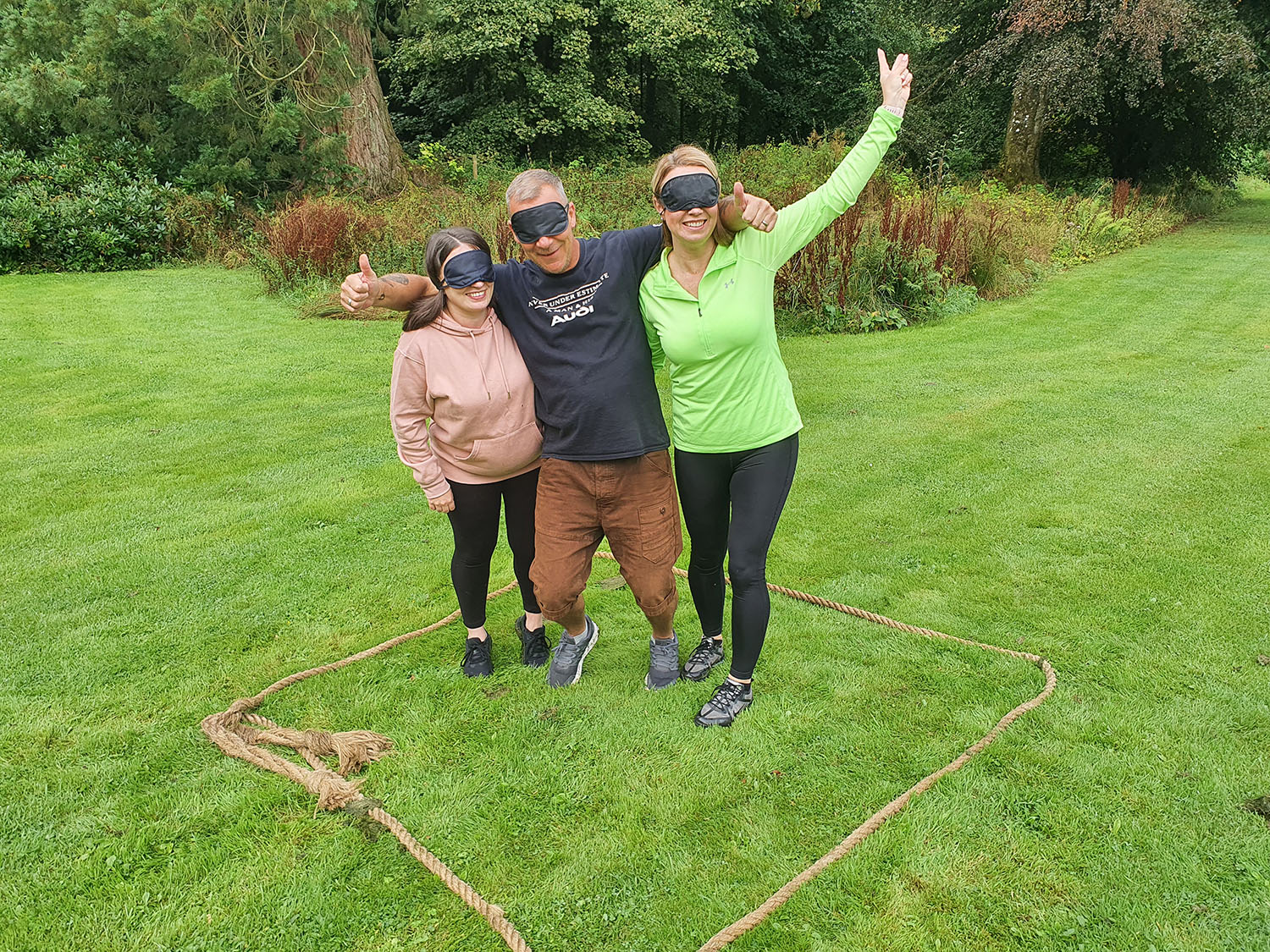 Reconnecting in the Great Outdoors: 8 Outdoor Team Building Benefits in ...